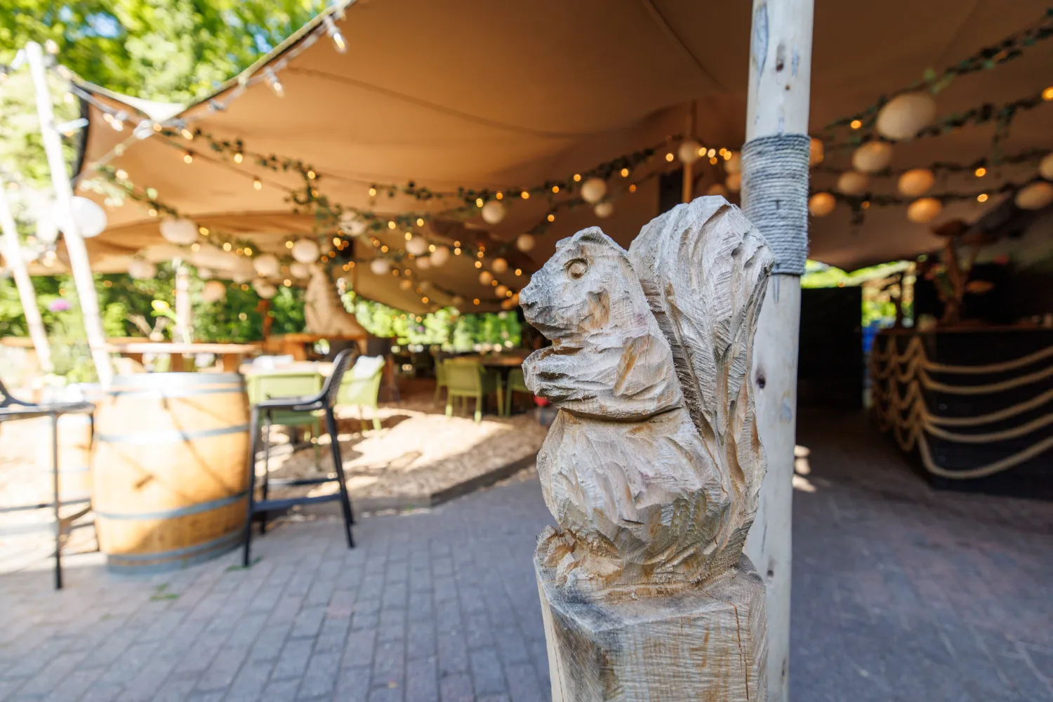 Terras Delft | Groot terras aan het water bij Knus