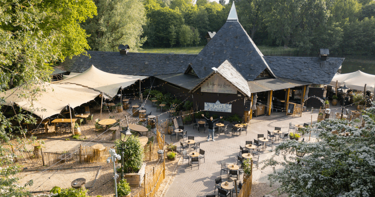 Terras Delft | Groot terras aan het water bij Knus